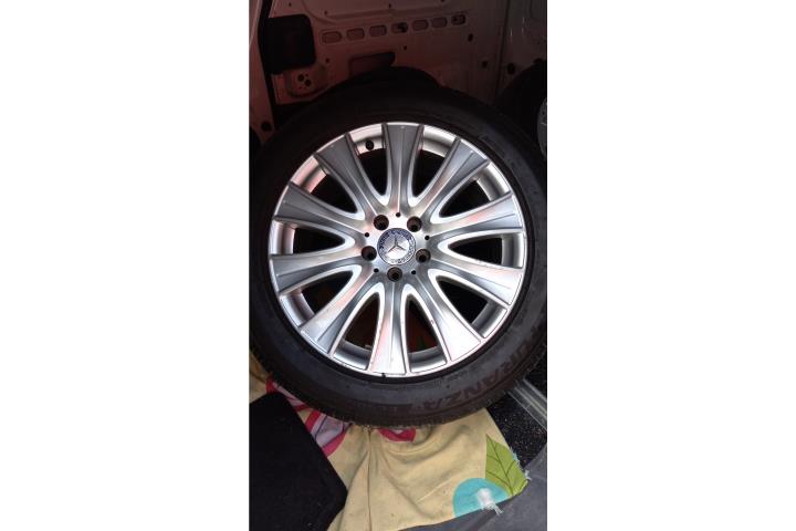 Set de Aros con gomas 18 Mercedes Benz Puerto Rico, ClasificadosOnline.com