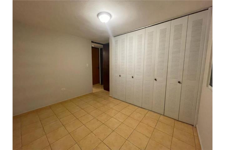 Apartamento con Servicios Incluidos , Urbanizacion-Berwind Estates ...