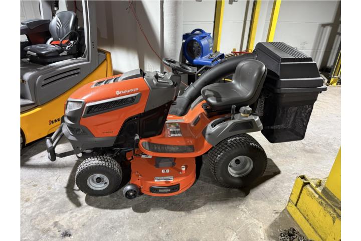 Tractor Husqvarna con bolsas Puerto Rico