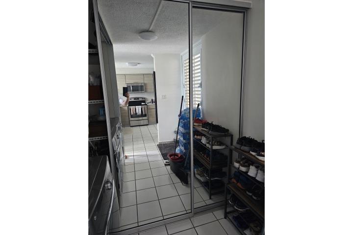 2 sets de puertas de closet, en espejo, 425.0 Puerto Rico