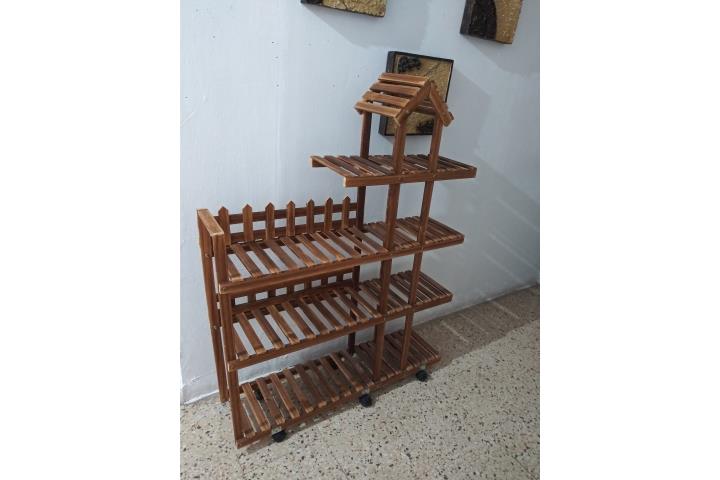 Es un tablillero con rueditas, súper chulo Puerto Rico