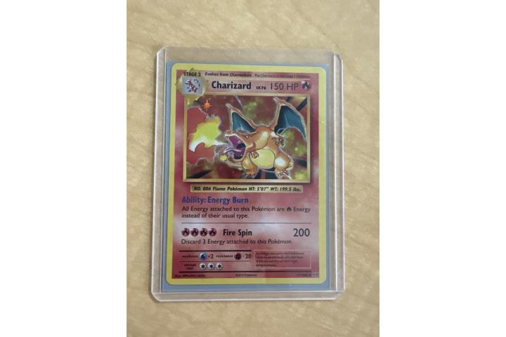 Carta Pokémon Charizard Puerto Rico