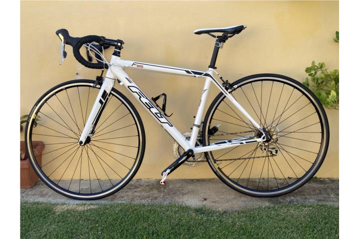 Bicicleta Felt Blanca F85 Puerto Rico