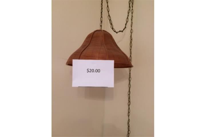 Mimbre: lámpara, ábanicos, florero... $125 Puerto Rico