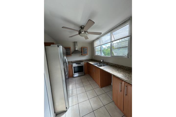 PLANTA FULL!!! EDIFICIO CON ELEVADOR, Condominio-Plaza Del Palmar ...