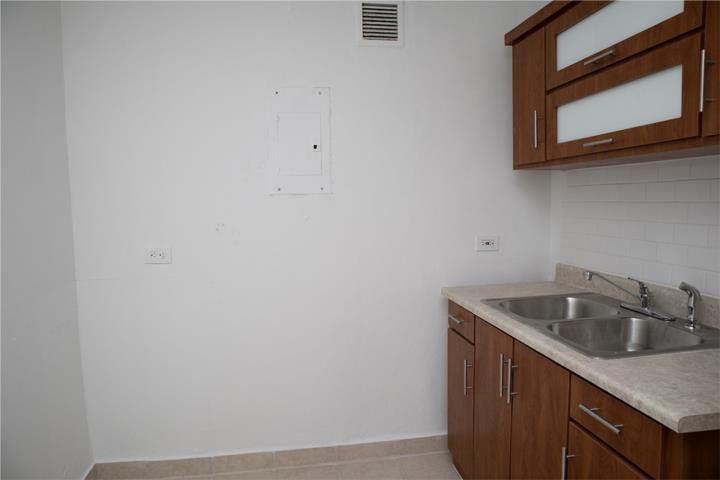 Cond. Torres de Cervantes, En remodelacion,