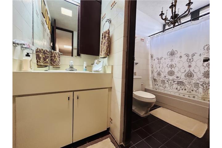 **Urb El Vedado - FOR SALE OR LEASE**,