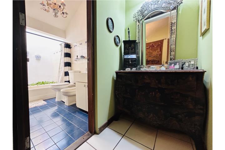 **Urb El Vedado - FOR SALE OR LEASE**,